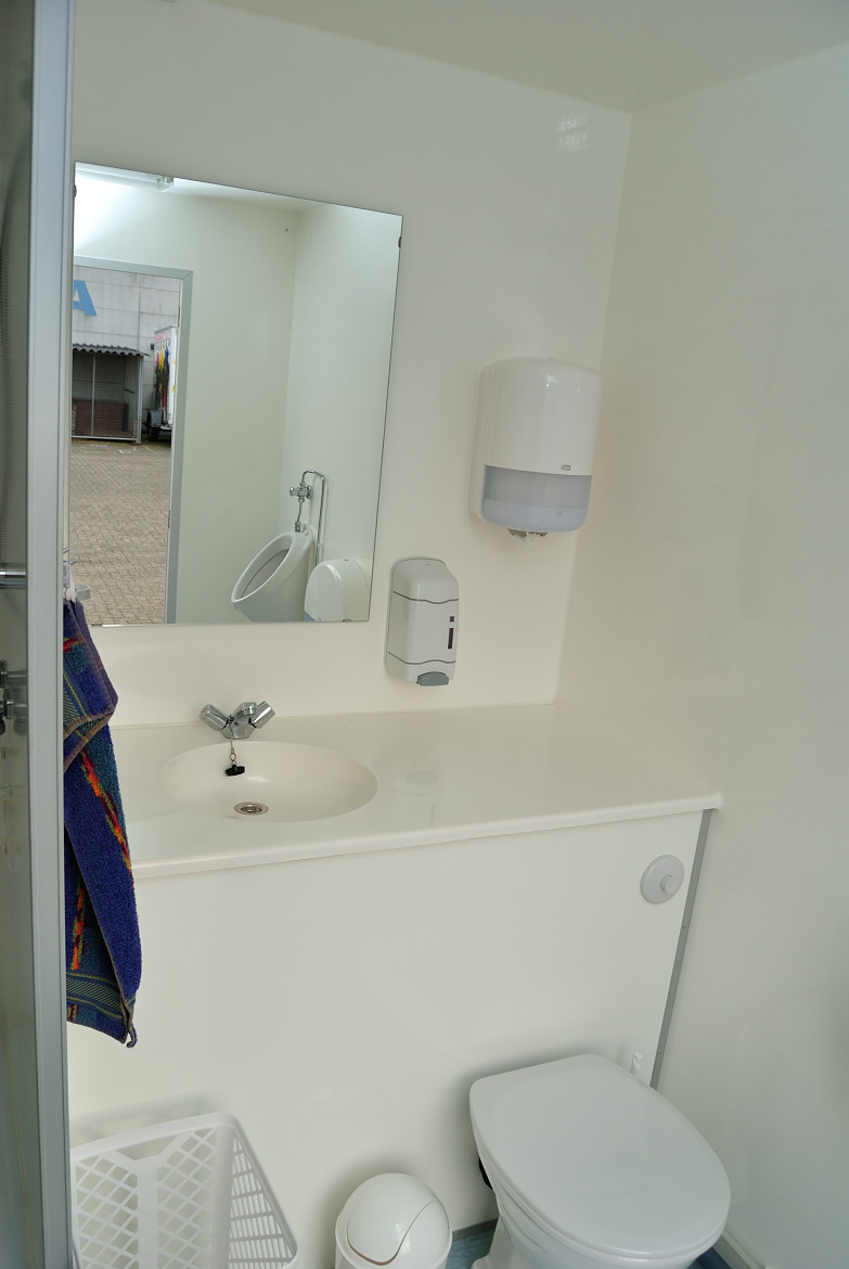 Bad Mobil Duschwagen, Waschbecken und WC - Verleih Tobias Evers